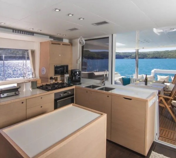 COOL CHANGE Yacht Charter Details, Lagoon 560 | CHARTERWORLD Luxury ...